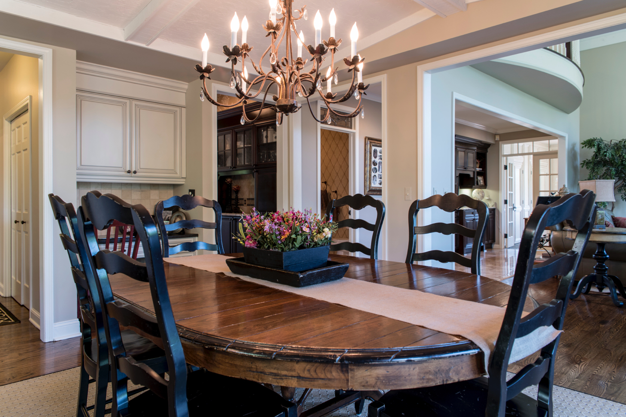 Greenhill – 15 – THE SUSAN VOGEL TEAM, RE/MAX First