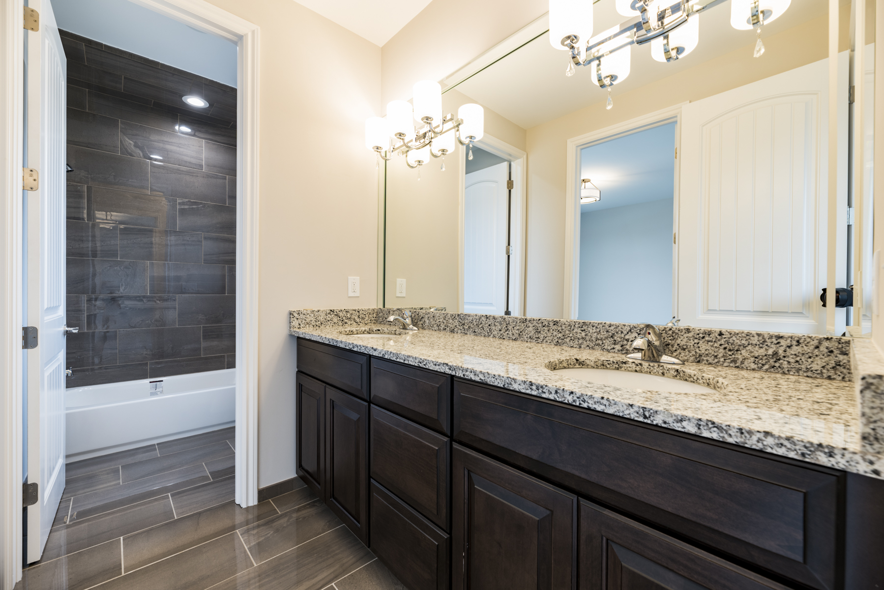 32 – THE SUSAN VOGEL TEAM, RE/MAX First